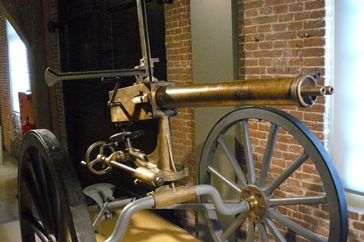 The Gardner Gun: 19-th century manually operated proto-machine gun ...