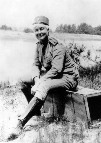 Flora Sandes, the only British woman who served as a soldier during WWI ...