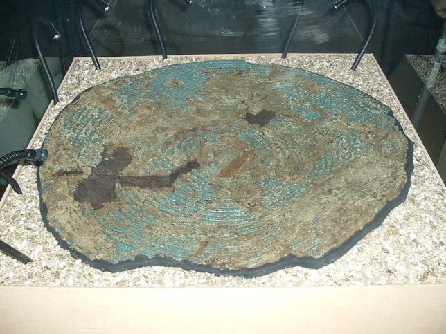 The Yetholm-type shield: A distinctive type of shield dating from 1200 ...