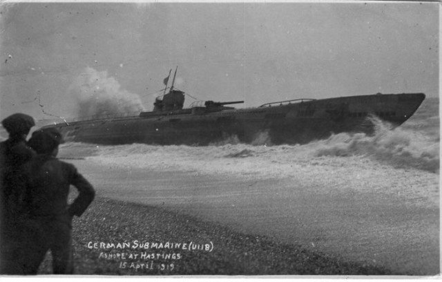 U-118- A WWI submarine that washed ashore on the beach at Hastings ...