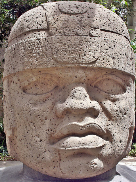 The Olmec colossal heads: The giant boulder heads in Central America ...