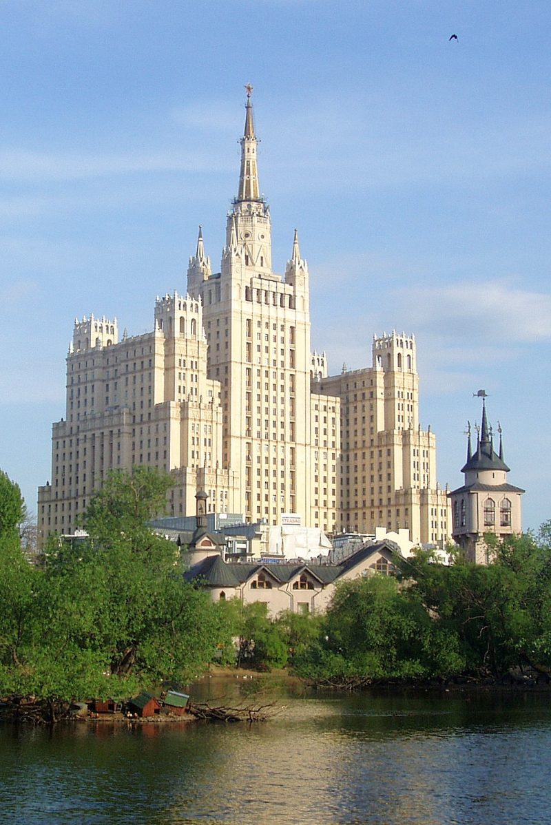 The Seven Sisters of Moscow: The peculiar history of Stalin's ...