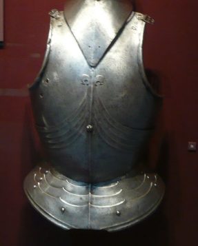 The Gothic plate armor: Designed to completely protect the knight’s ...