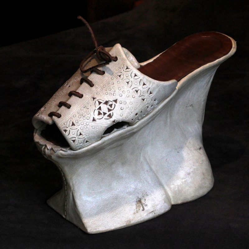 Chopines: Renaissance platform shoes popularly worn in Venice by both ...