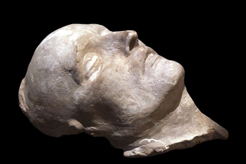 The death mask of Napoleon Bonaparte | The Vintage News