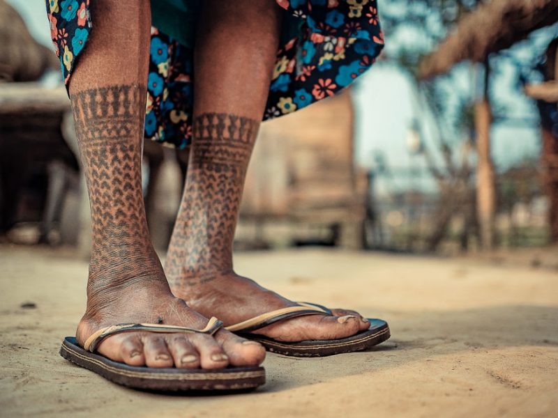 The last of the tattooed women of the Tharu tribe, documented in stunning photographs | The ...