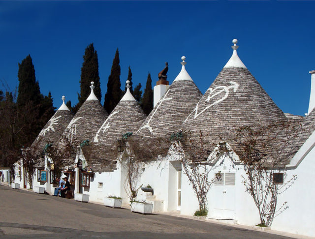 Trulli: The unique stone huts of Apulia | The Vintage News