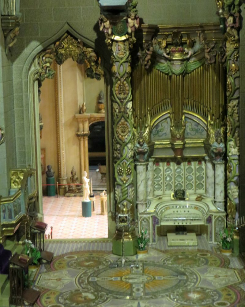 Silent film star Colleen Moore created the most exquisite dollhouse ...