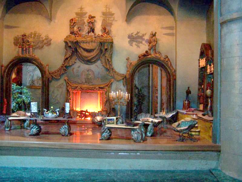 Silent film star Colleen Moore created the most exquisite dollhouse ...