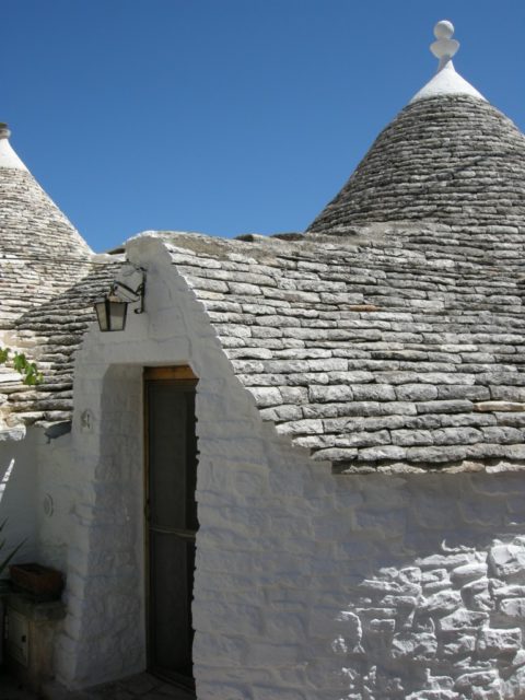 Trulli: The unique stone huts of Apulia | The Vintage News