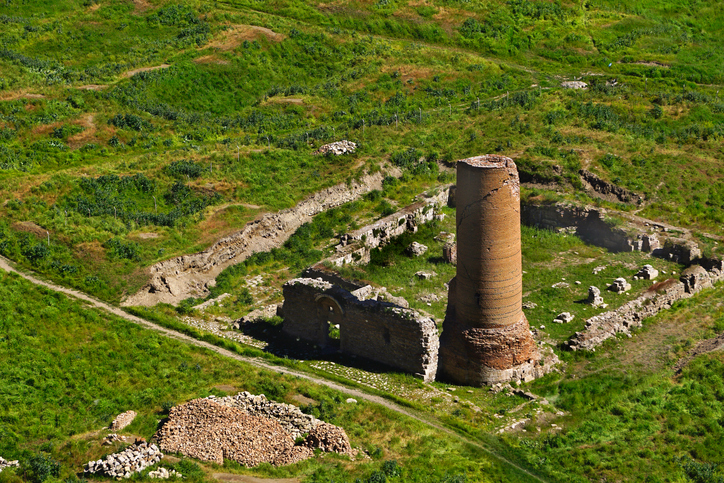 A mysterious castle found at the bottom of Turkey's Lake Van causing ...