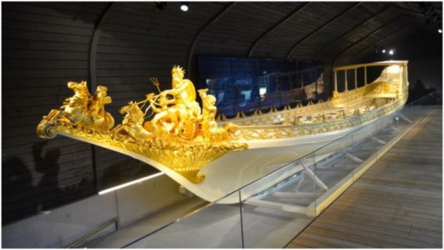 Dutch Royal Barge - The spectacular 19th century water carriage for the ...