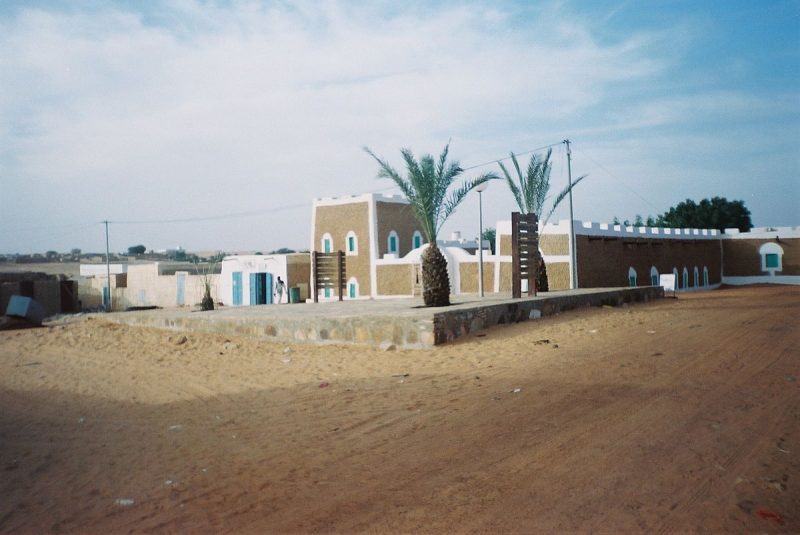 The rapidly expanding Sahara Desert threatens to wipe out Chinguetti, a ...