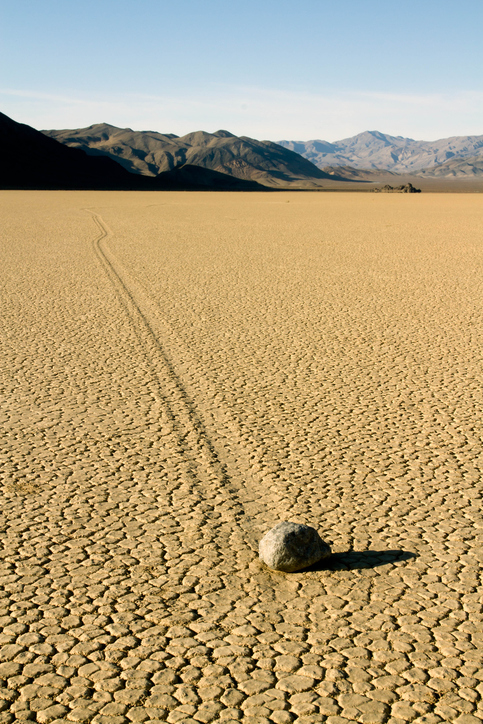 The decades-long mystery behind the "sailing stones" of Racetrack Playa ...