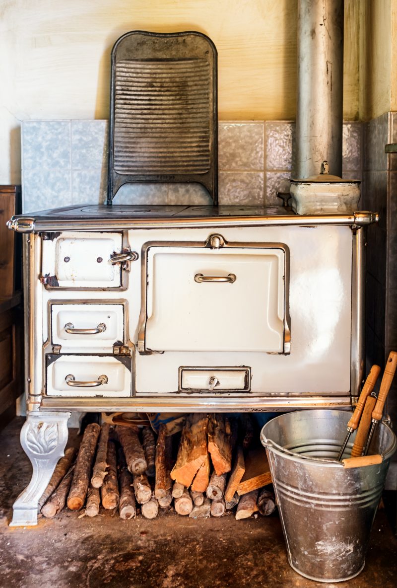 Mystery of the Talking Stove that Drove a Scared Family from their Home ...