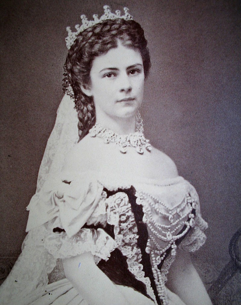 19th Century Slave To Beauty Empress Sissis Bizarre Hair Cosmetics