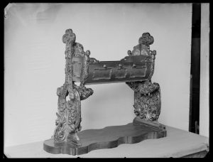 Breathtaking Historical Cradles from Around the World | The Vintage News