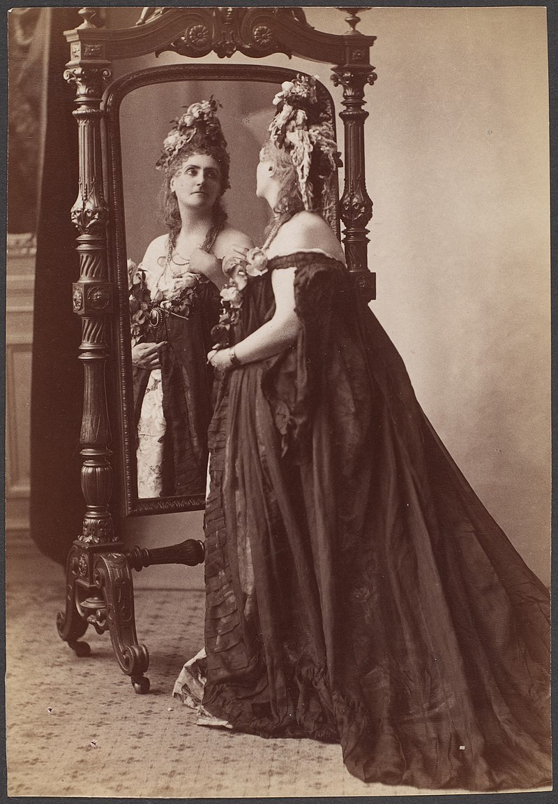 Courtesan and Countess - the godmother of the Surrealist selfie | The ...