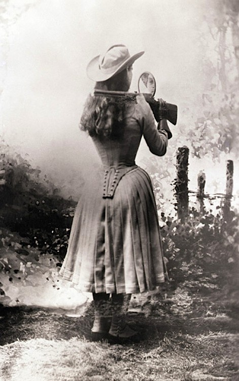 Sharpshooter Extraordinaire Annie Oakley - A Real Wild West Woman | The ...