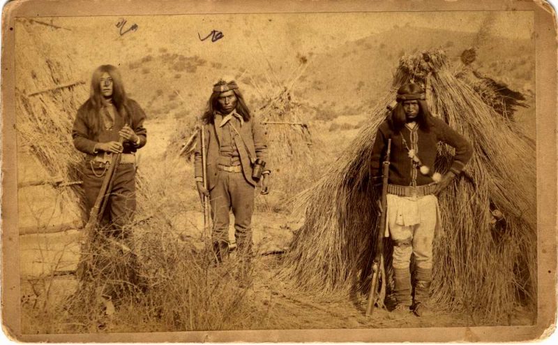 25 Beautiful Pictures of the Legendary Apache Tribe | The Vintage News