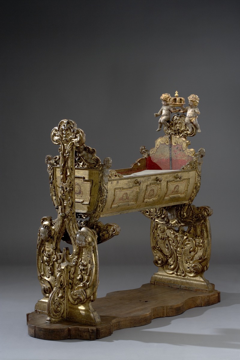 Breathtaking Historical Cradles from Around the World | The Vintage News