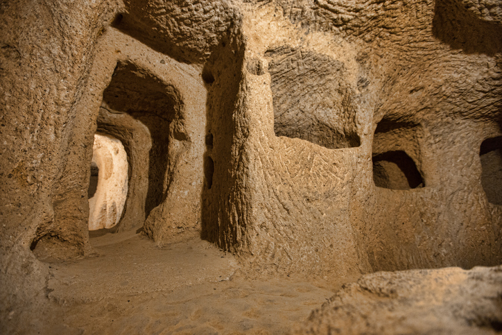 Man Found World's Largest Ancient Tunnel Network Behind Wall in his ...