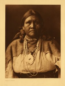25 Beautiful Pictures of the Legendary Apache Tribe | The Vintage News