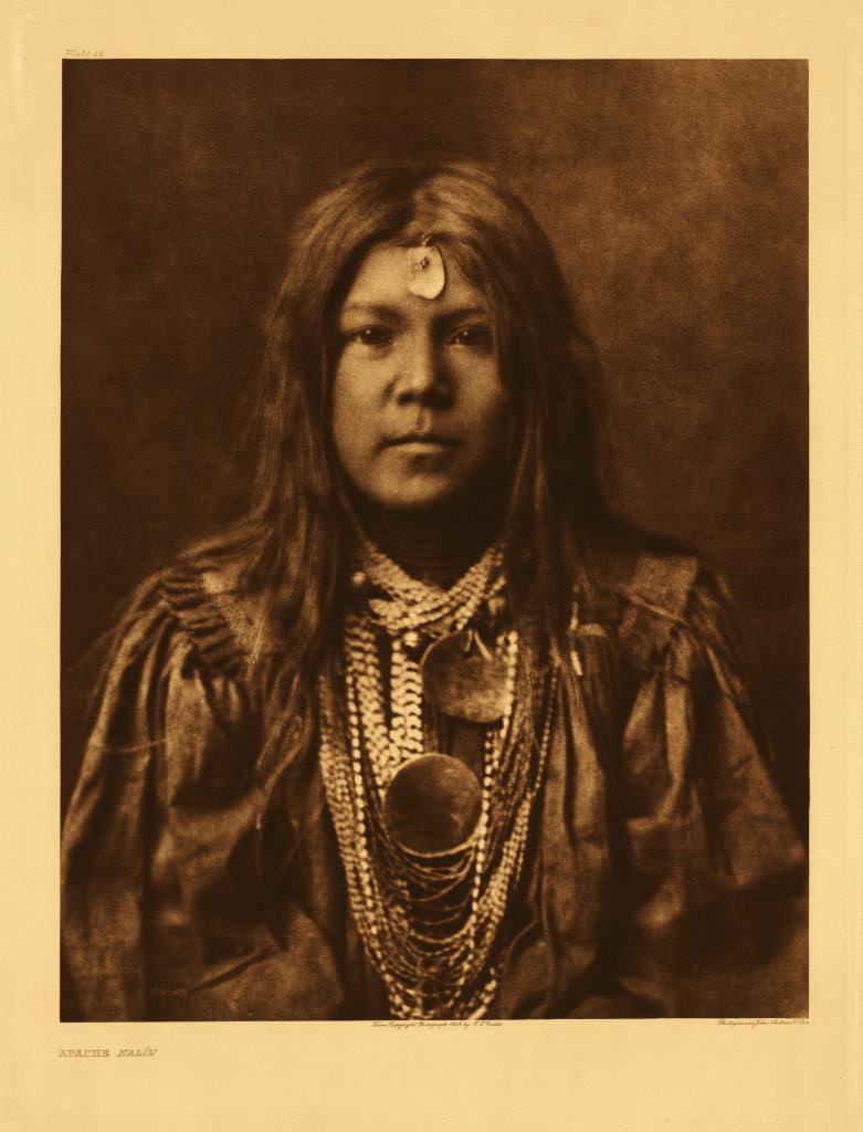 25 Beautiful Pictures of the Legendary Apache Tribe | The Vintage News
