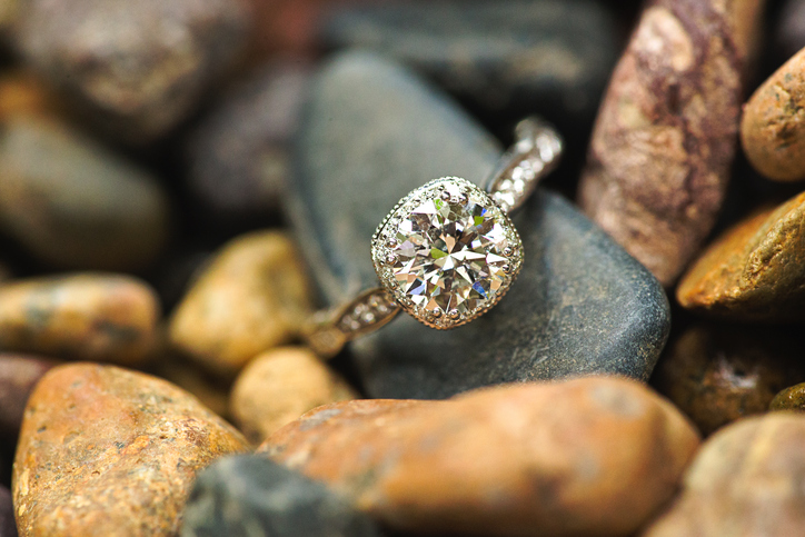 A flea market ring picked up for $13 was sold for $850,000 at Sotheby’s ...