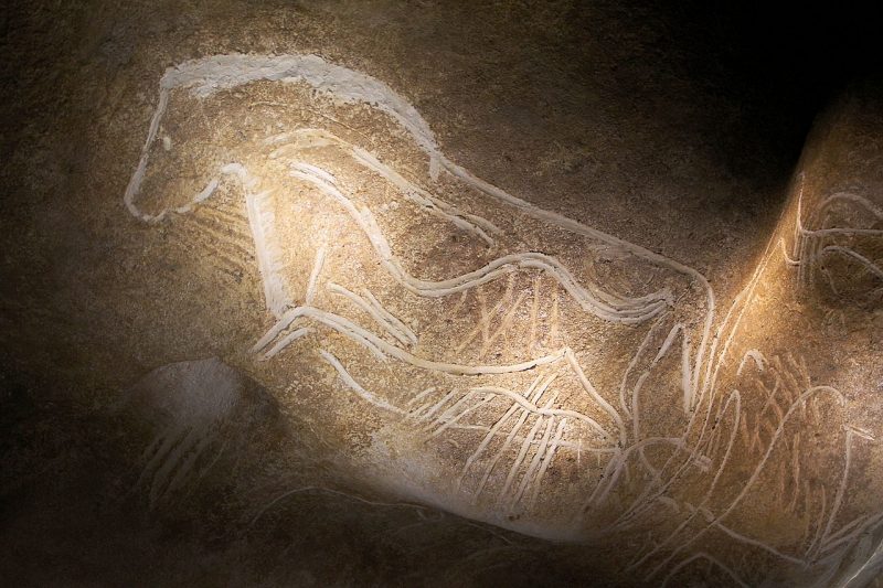 These Mysterious Cave Drawings Used Modern Techniques of Perspective ...