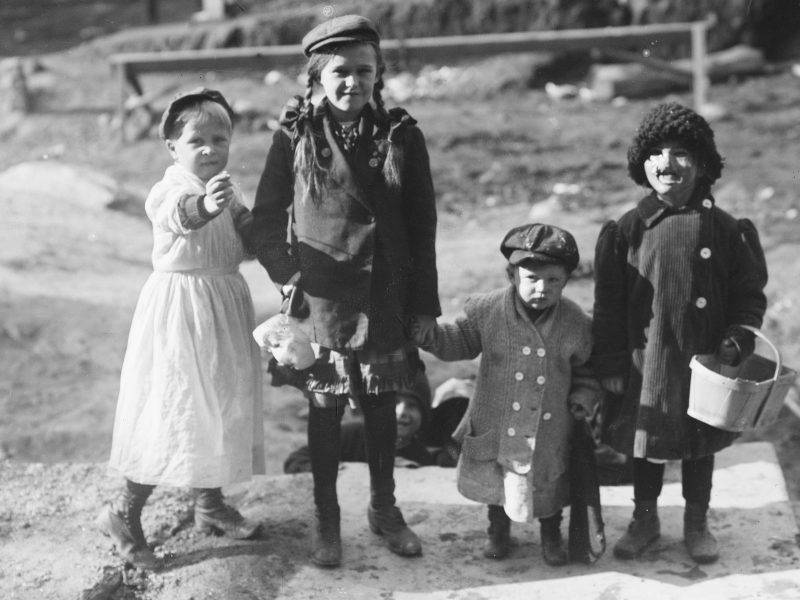 Ragamuffin Day - The Original Halloween | The Vintage News