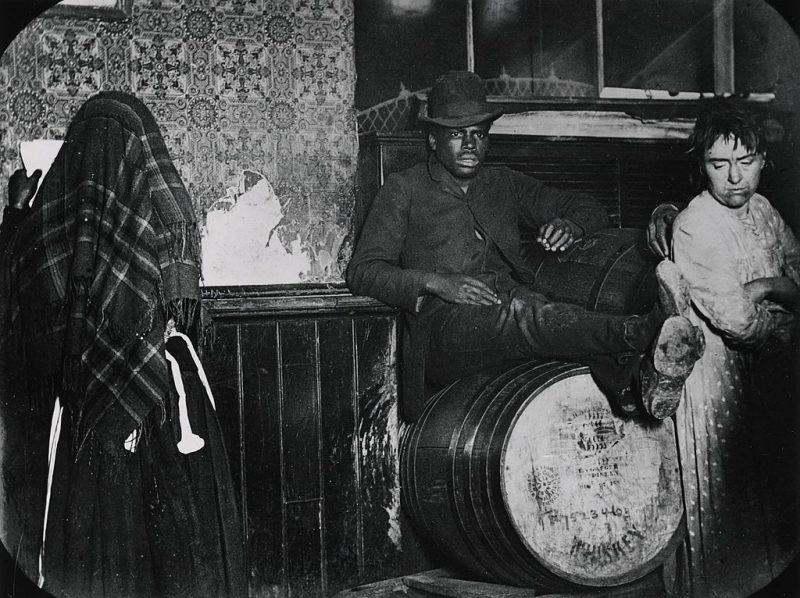 Haunting Photos Show Gritty Life in the New York Slums 130 Years Ago ...