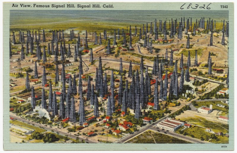 Photos: When Old California was Bursting with Oil Rigs | The Vintage News