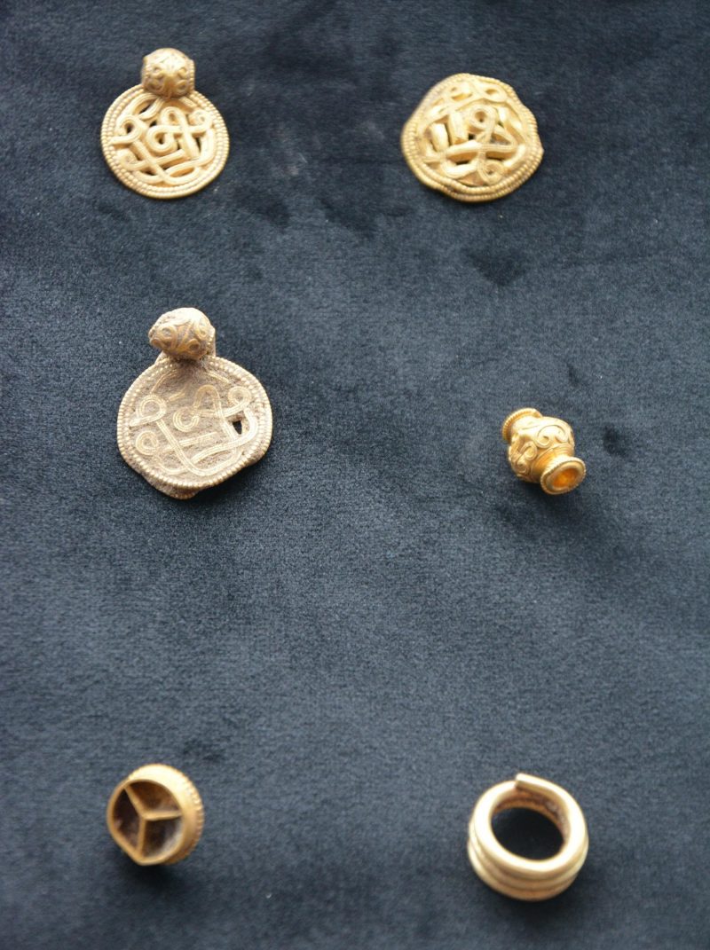 Iron Age Gold and Treasure Found by Dental Assistant in a Muddy Field ...