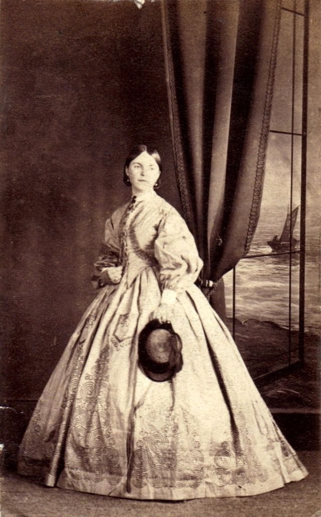 Vintage Supermodels - “Glamorous” Dresses in the 1860s | The Vintage News