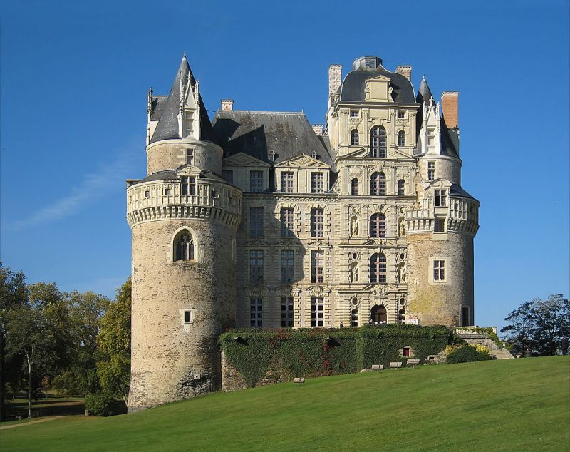 The Ghost of the Green Lady Haunts this Spectacular French Chateau ...