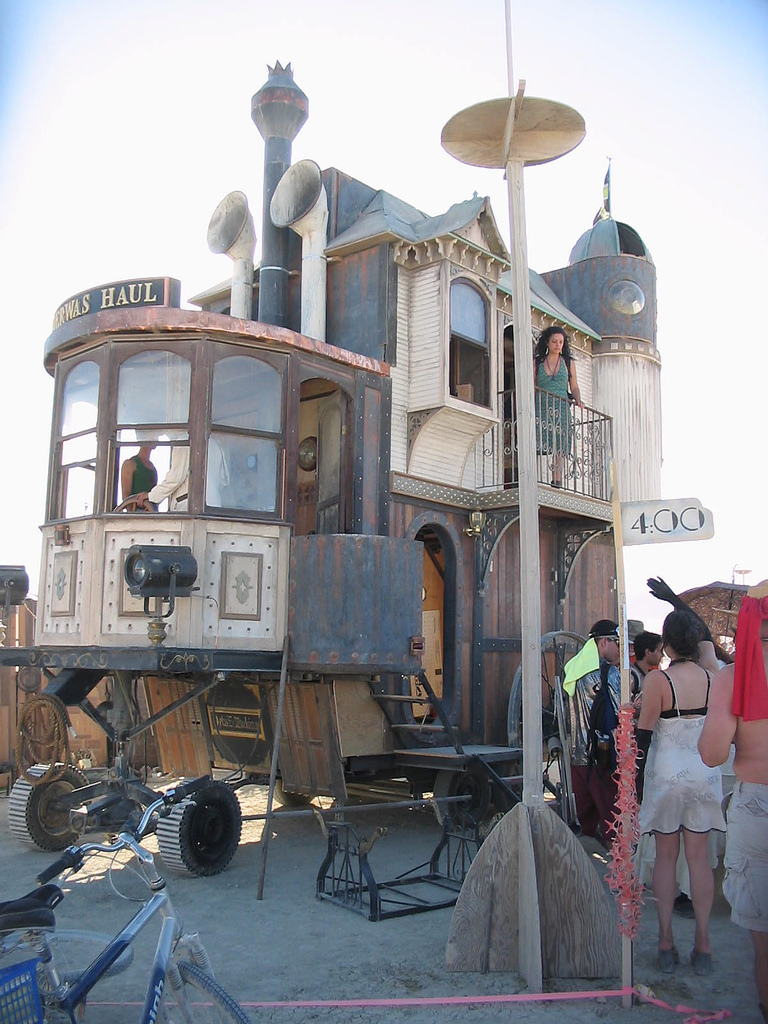 This Steampunk Victorian Home on Wheels is Filled with Remarkable ...