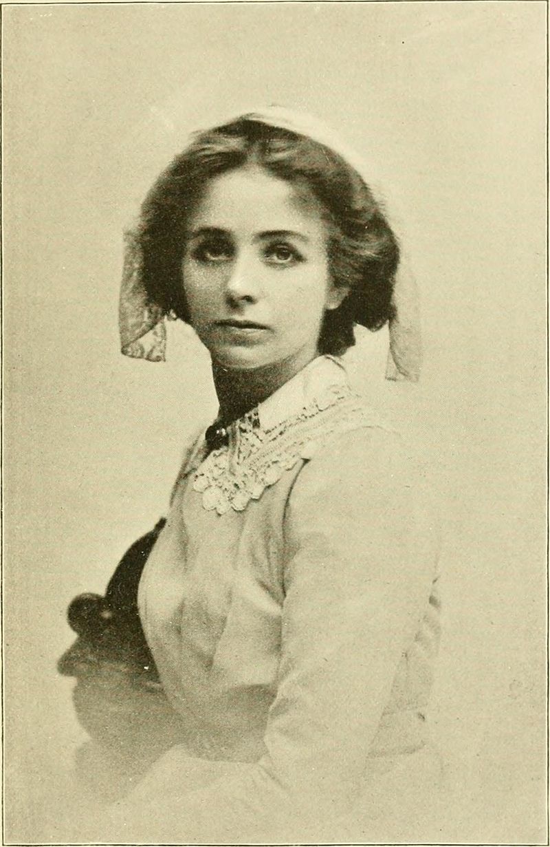 100-Year-Old Photos depict some of the most beautiful women from all ...