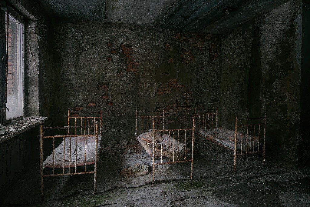 In Photos: Urban Explorer Captures the Harrowing Reality of Chernobyl ...