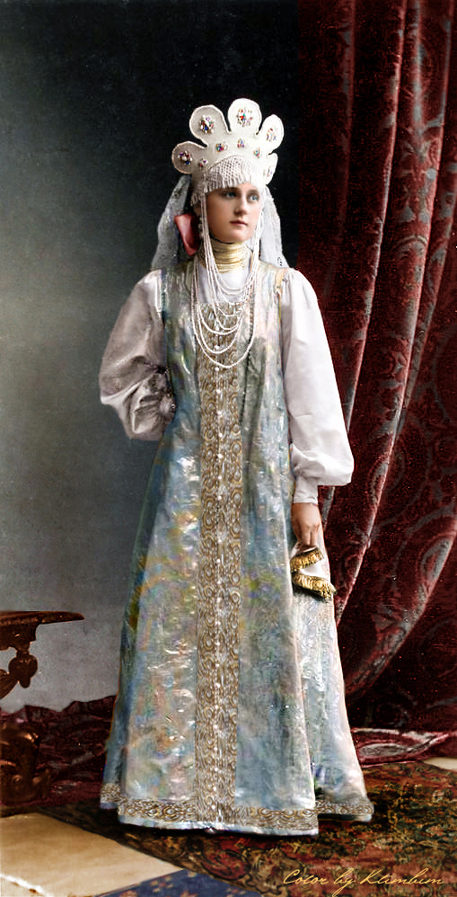 Dazzling Color Photos of the Legendary Romanov Costume Ball of 1903 ...