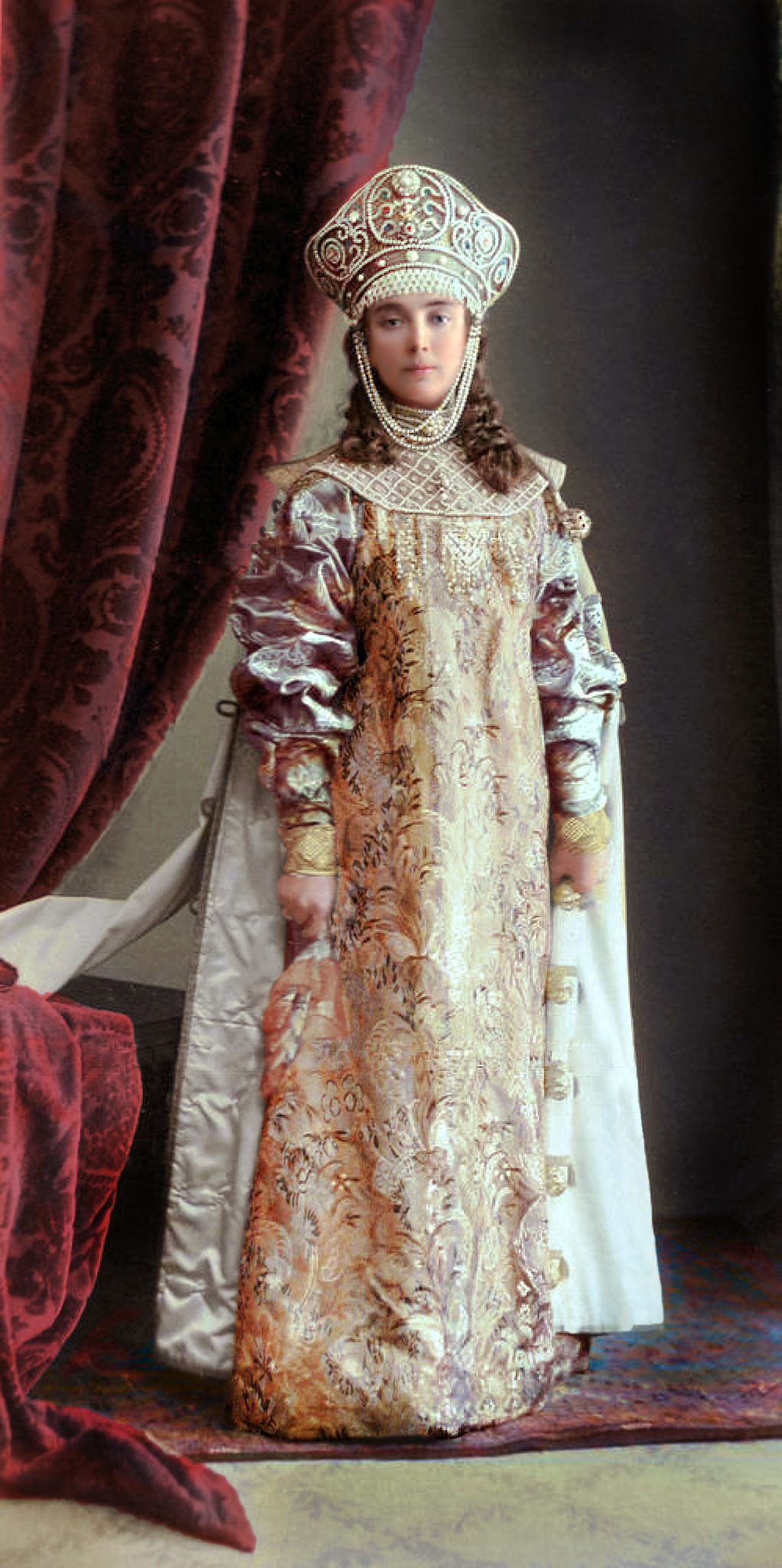 Dazzling Color Photos of the Legendary Romanov Costume Ball of 1903 ...