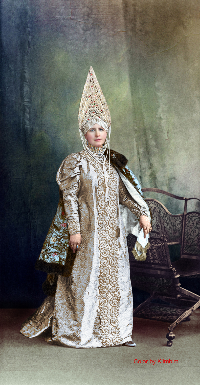 Dazzling Color Photos of the Legendary Romanov Costume Ball of 1903 ...