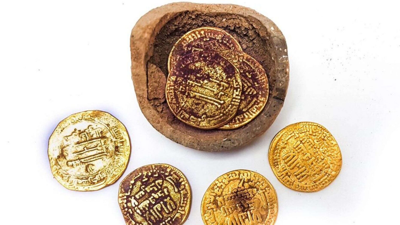 Rare Gold Coins Hidden for 1,200 Years Discovered in Ancient "Piggy ...
