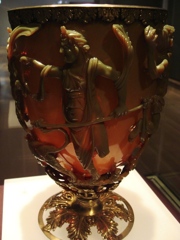 This Color-Changing Ancient Roman Cup is Humanity's First use of ...