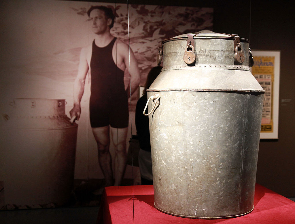 Houdini's Death-Defying Underwater Escape Crate Sold to Highest Bidder ...