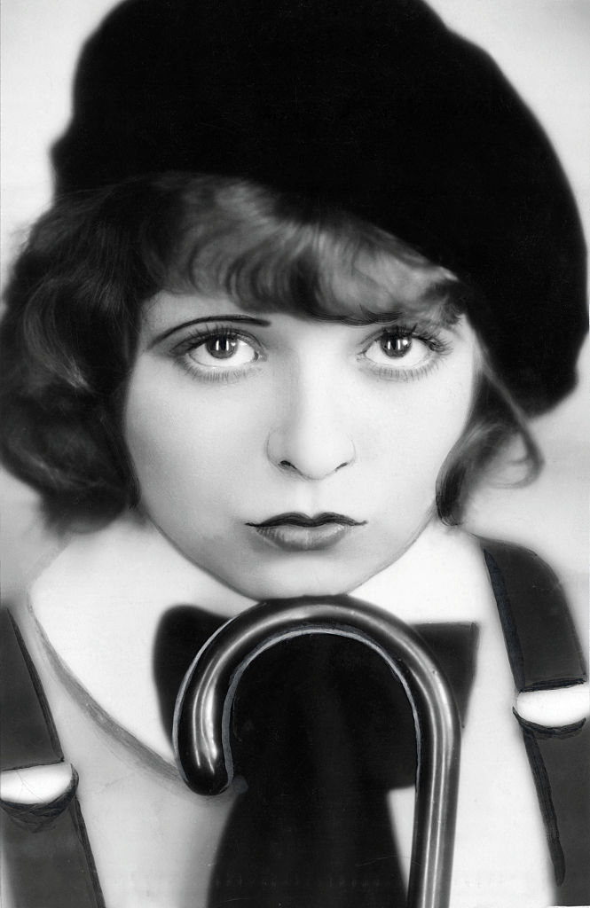 Clara Bow: Silent Hollywood's Magnetic and Troubled 'It Girl' that Time ...