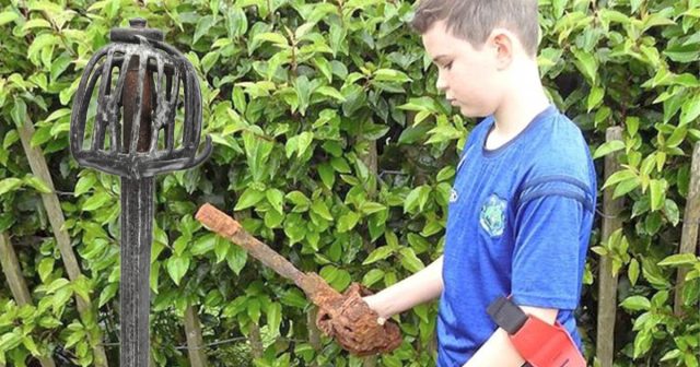 10-yr-old Finds 18th Century Sword with Brand New Metal Detector | The ...
