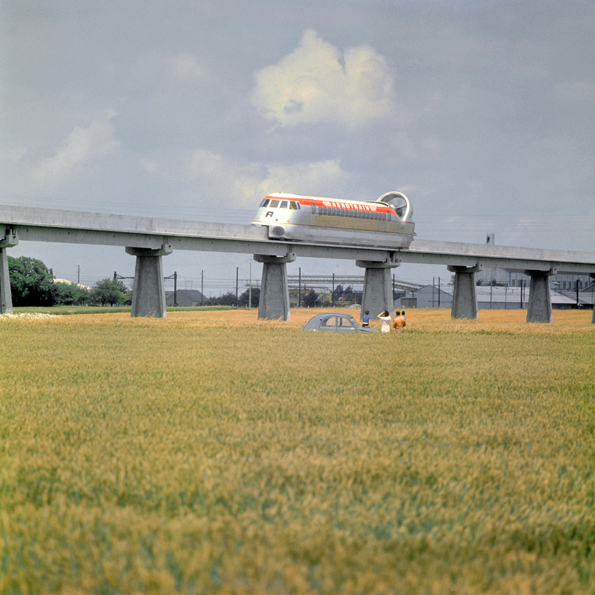 The Concept Aerotrain That Never Was - Now Abandoned | The Vintage News