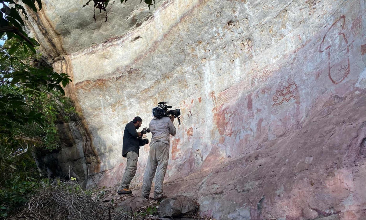 Ancient Amazon Cliff Art Shows Humans Meeting Giant Ice Age Creatures ...