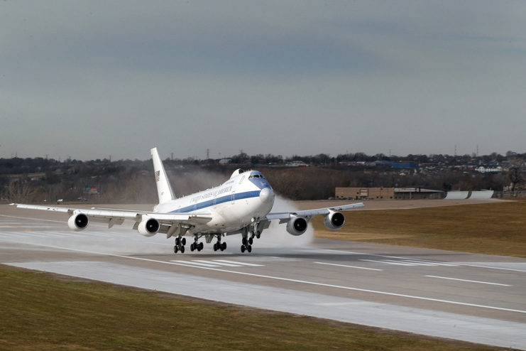 Russian Police Hunt Thieves who Robbed Top Secret 'Doomsday Plane ...
